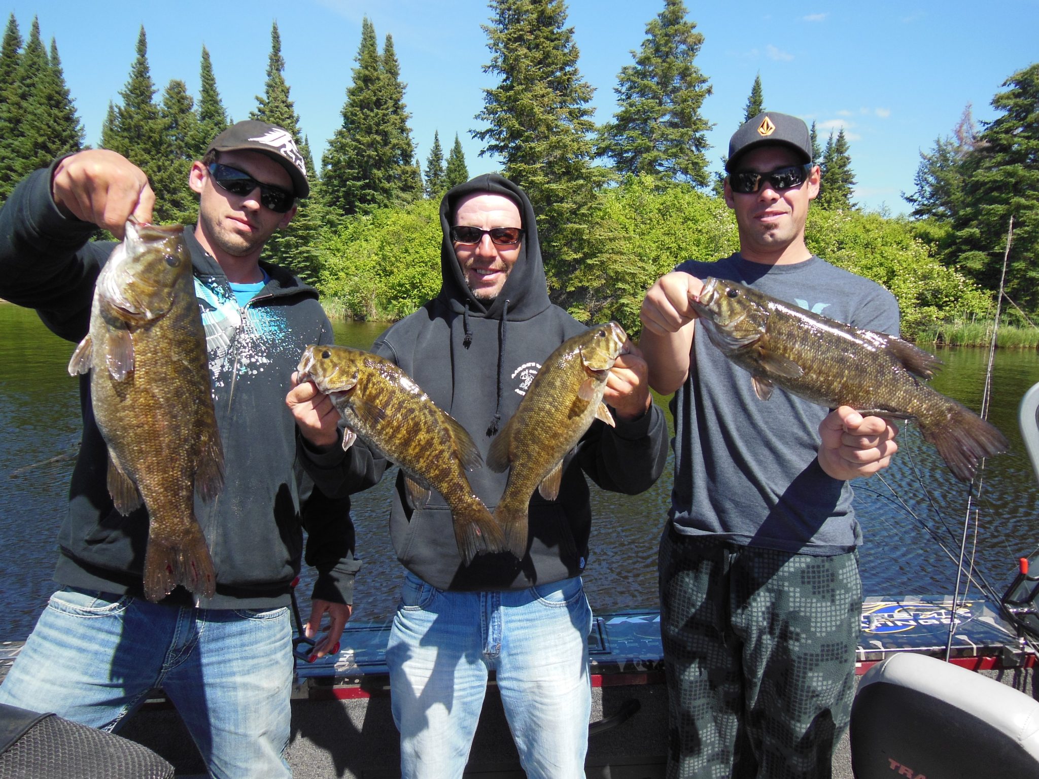 manitoba smallmouth bass fishing guide master anglers