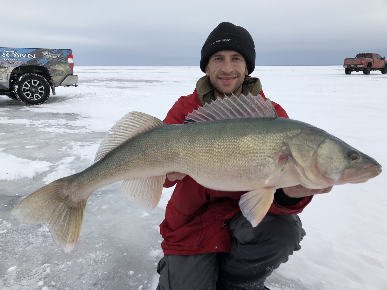 Lake Winnipeg Ice Fishing guide trophy Greenback walleye selkirk